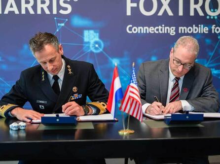 AN/PRC-152A Wideband Networking Handheld Radio | L3Harris® Fast. Forward.