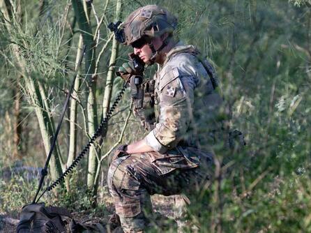 AN/PRC-152A Wideband Networking Handheld Radio | L3Harris® Fast. Forward.